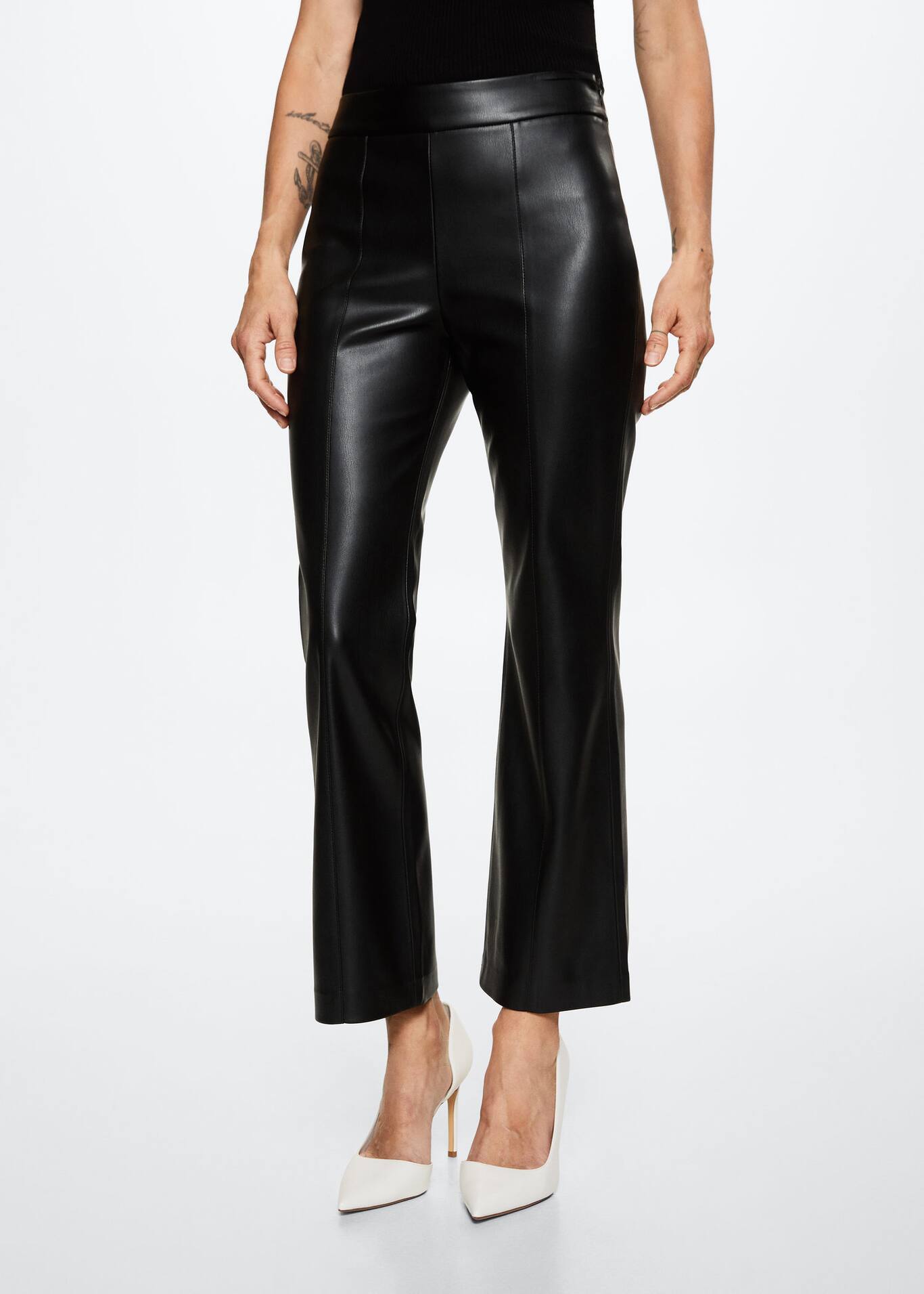 Pantalón Recto Efecto Piel Mujer Mango Outlet España
