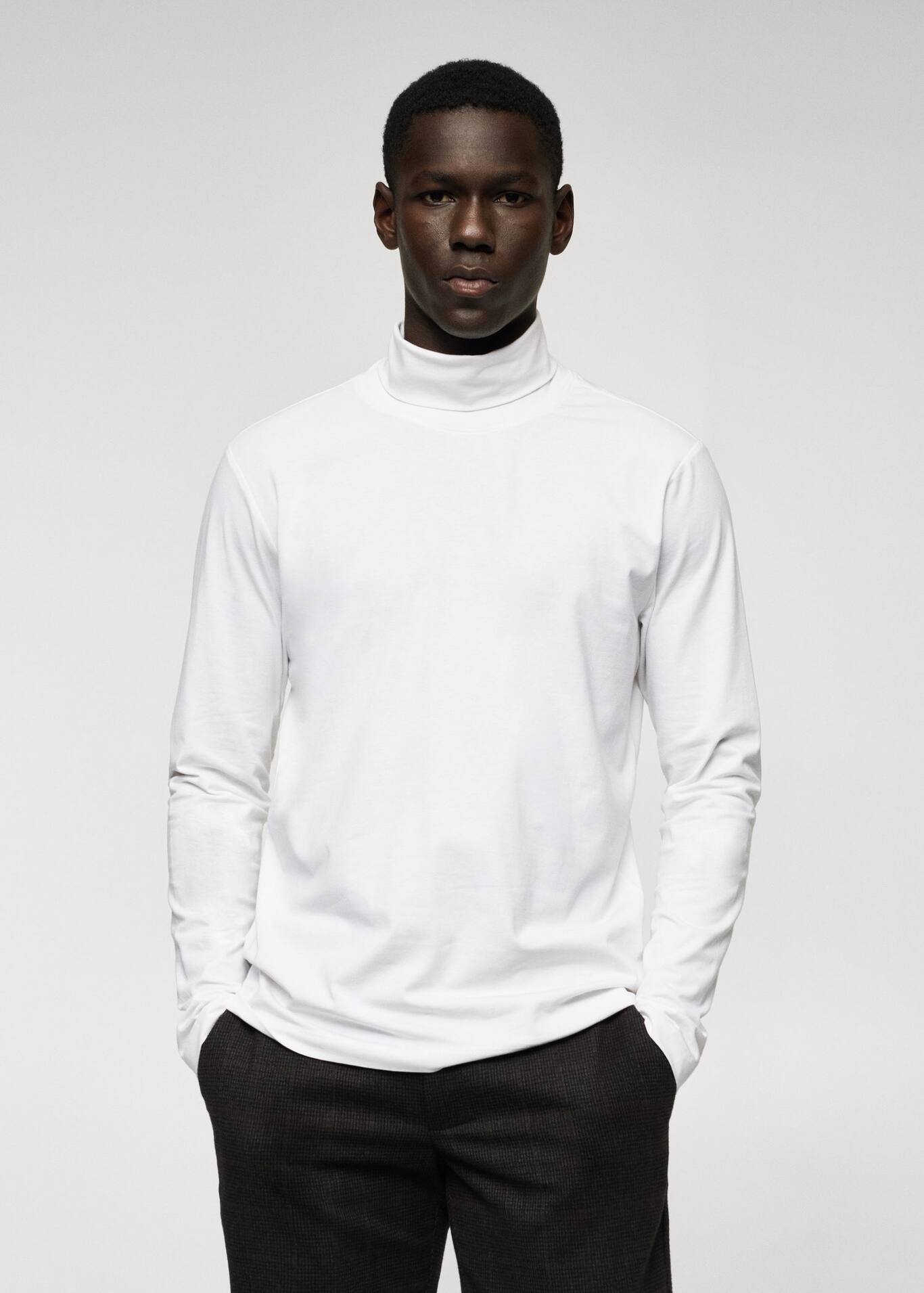 Camiseta Manga Larga Cuello Alto Hombre Mango Outlet España