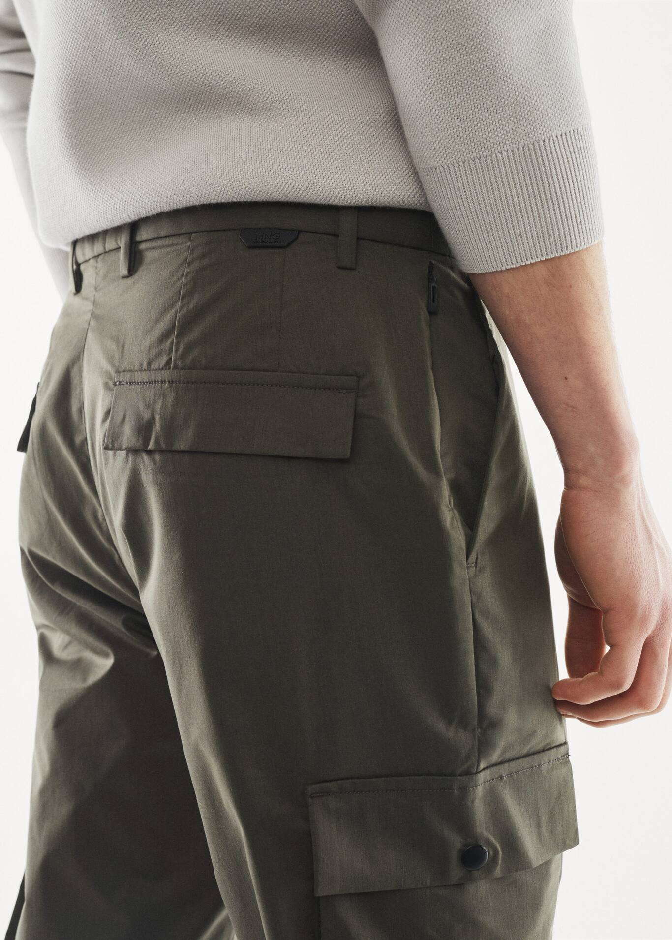 Pantalon Cargo Tissu Technique Infroissable Homme Mango Man France
