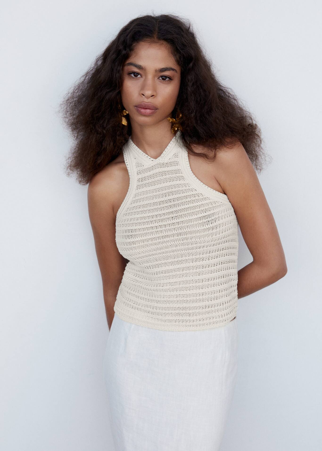 Halter neck crochet top - Woman | Mango Indonesia