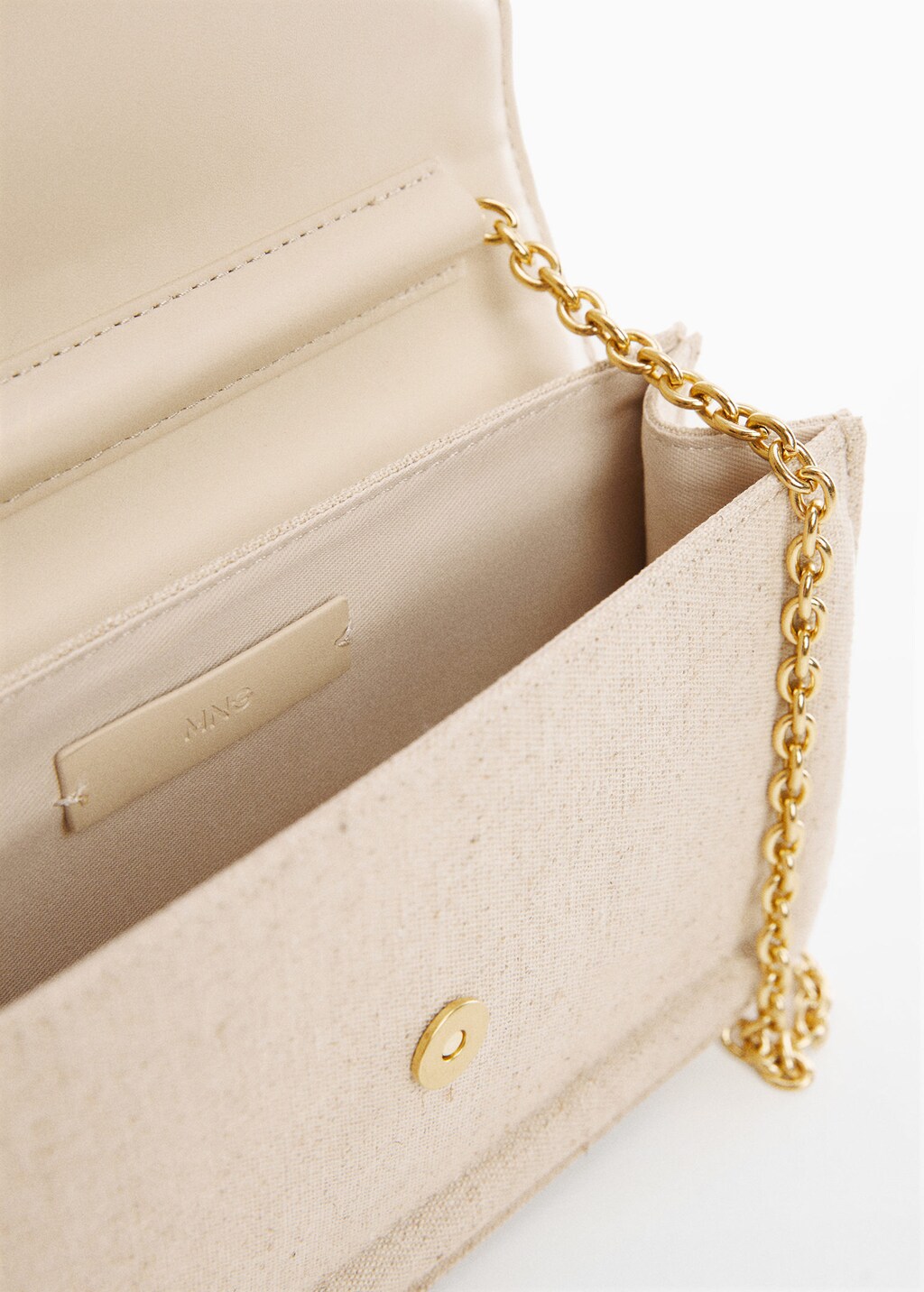 Textured bag with flap - Woman | Mango Bosnia-Herzegovina Textured bag with flap - Woman | Mango Bosnia-Herzegovina