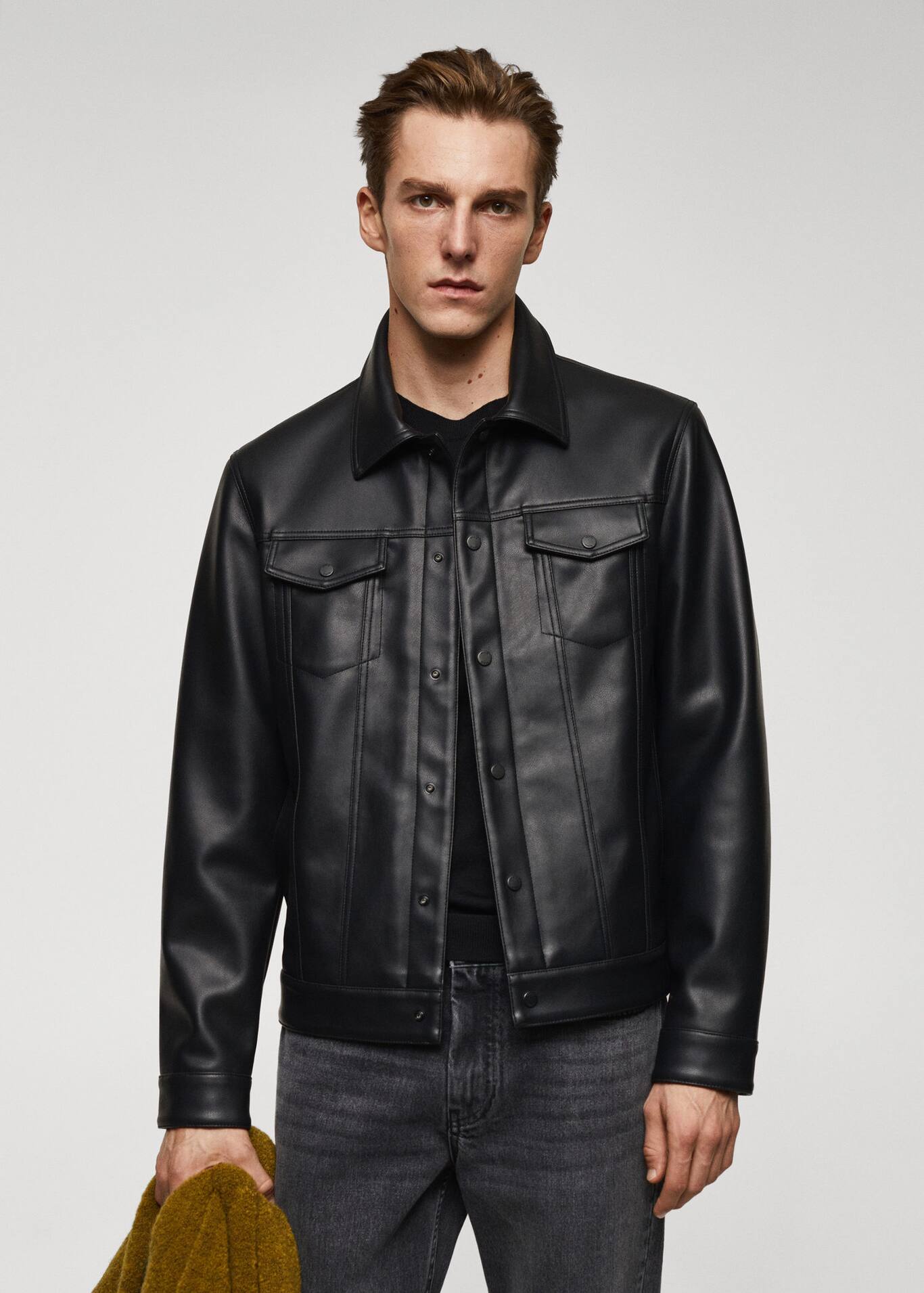 Chaqueta Efecto Piel Bolsillos Hombre Mango Man España