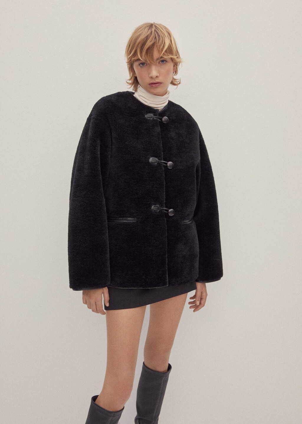 Fur-effect coat with appliqués - Woman | Mango Jordan