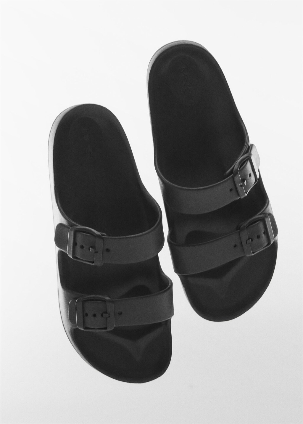 Chinelo Rapariga Mango Teen Angola