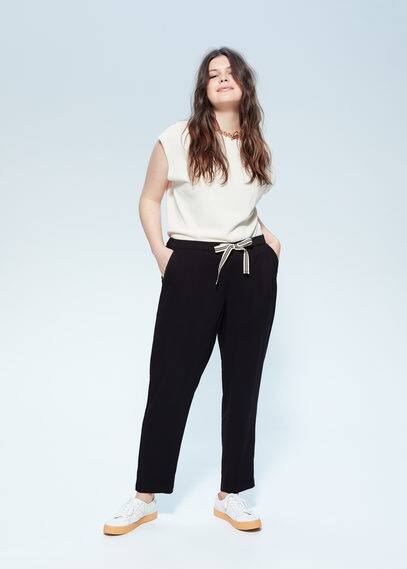 Düz kesimli fiyonklu pantolon