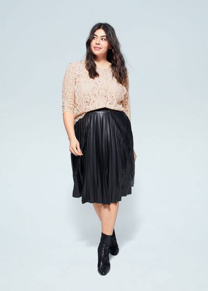 Çiçekli güpür bluz