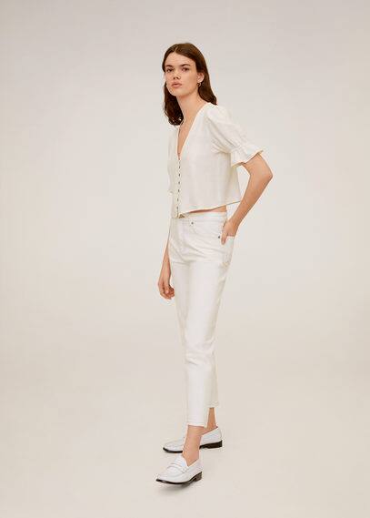 Kolları fırfırlı bluz