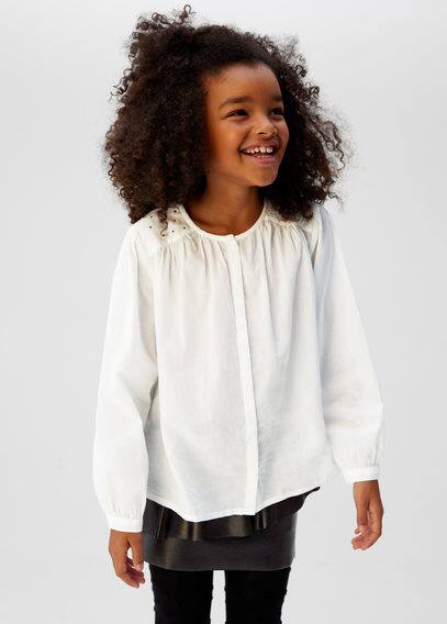 Parlak aplikeli bluz