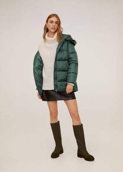 Kapüşonlu kapitoneli mont