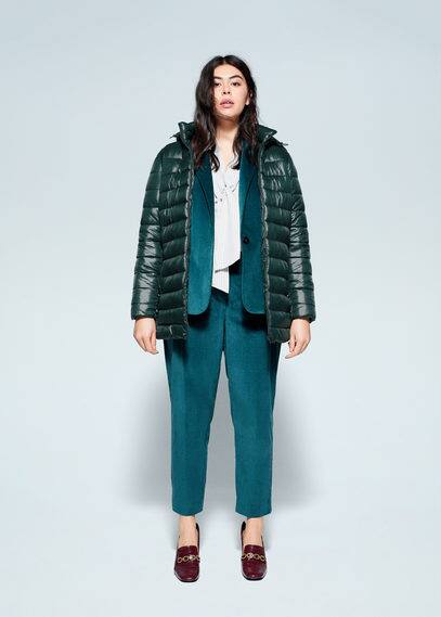 Çıkarılabilir kapüşonlu kapitoneli mont